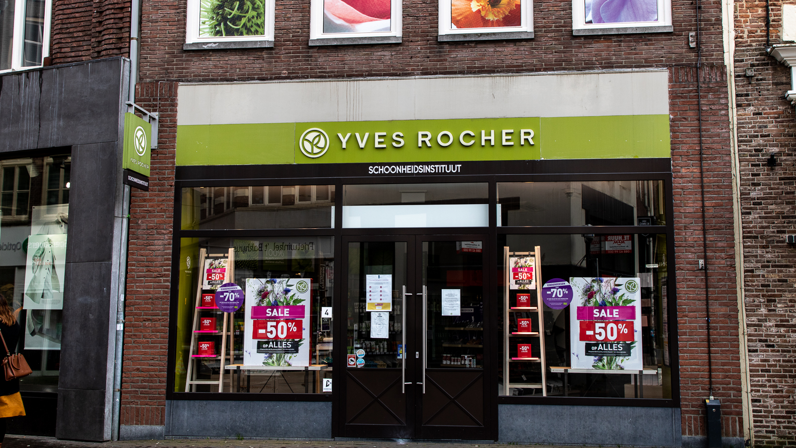 Yves Rocher sluit al zijn deuren - RTV Focus