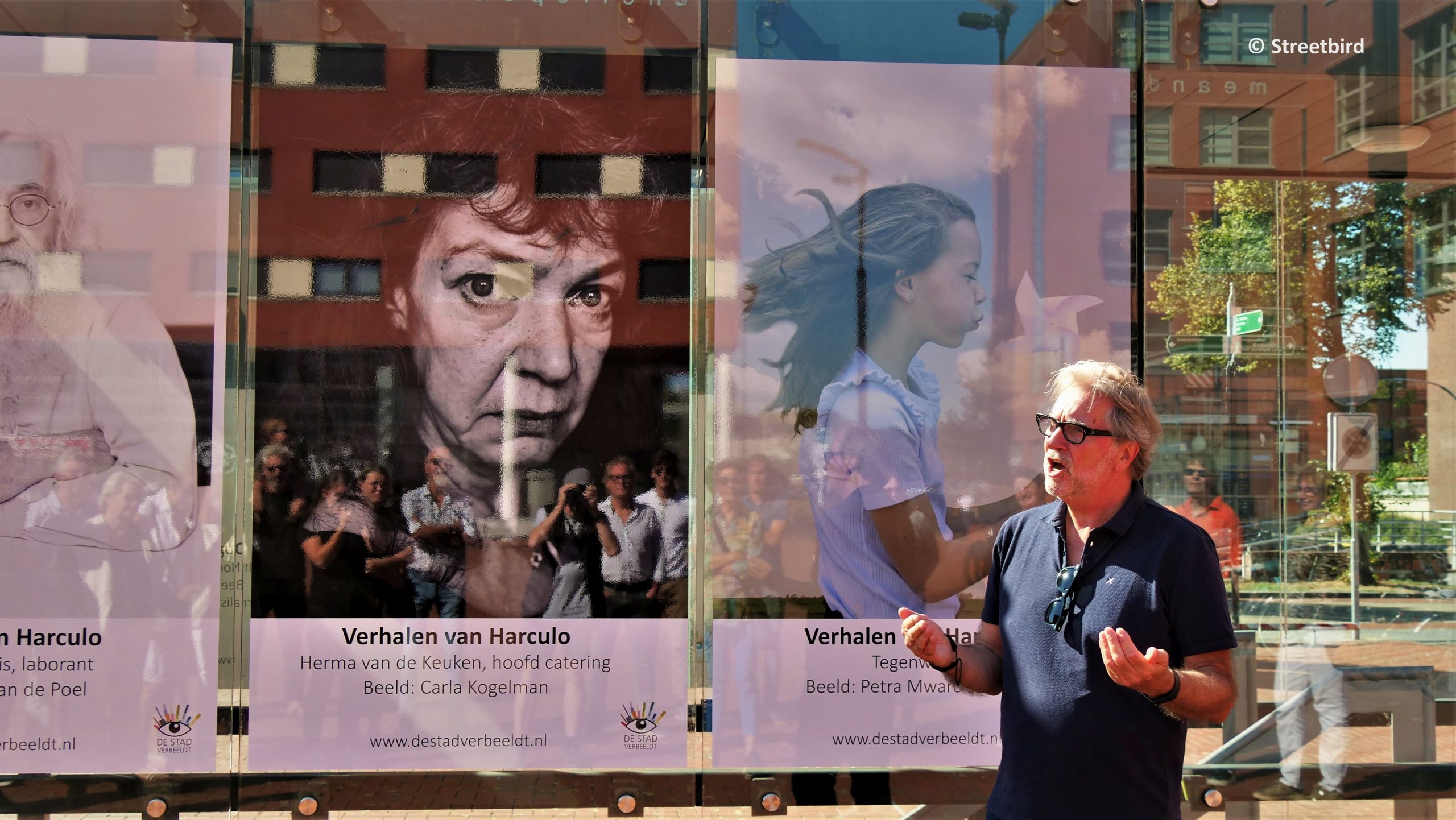 Fotoexpositie De Stad Verbeeldt op het Lübeckplein - RTV Focus