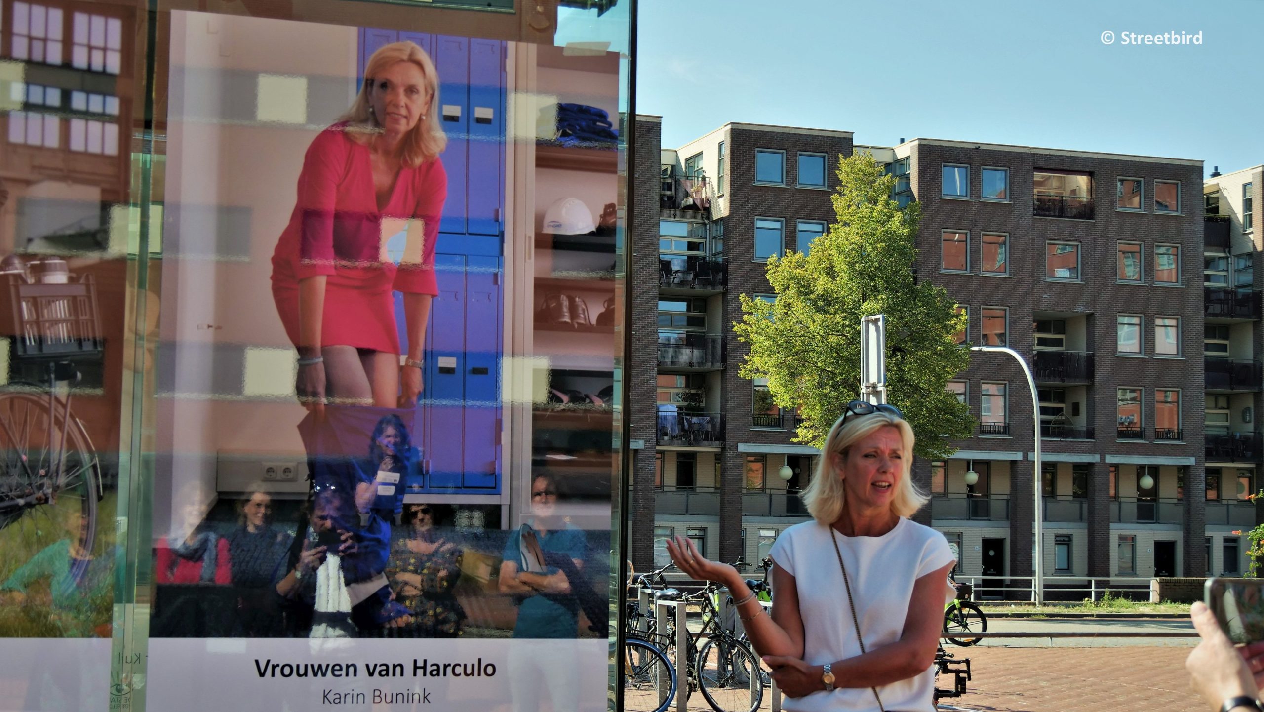 Fotoexpositie De Stad Verbeeldt op het Lübeckplein - RTV Focus