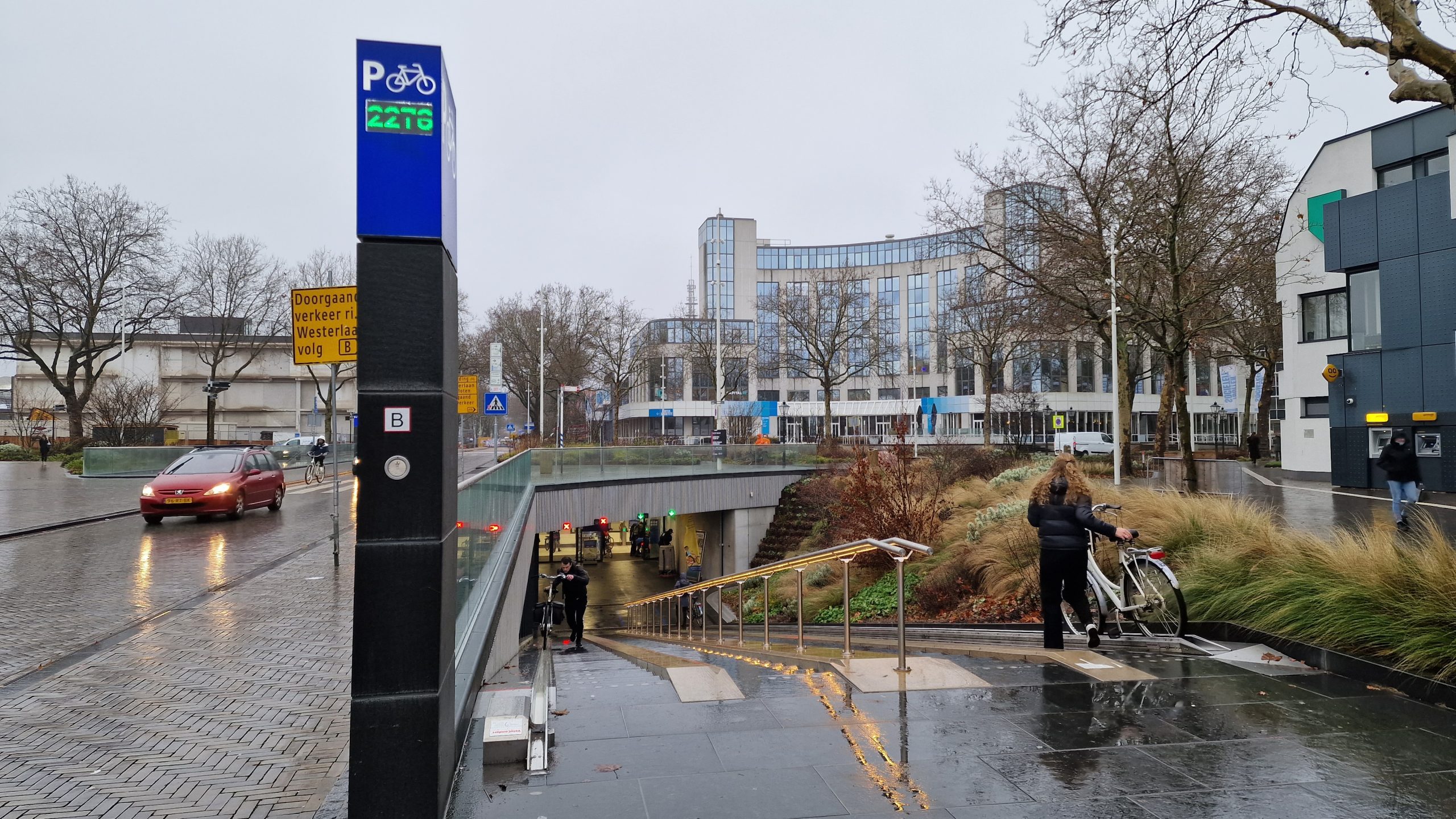 Nieuw - Je fiets stallen bij station Zwolle zonder OV-chipkaart - RTV Focus