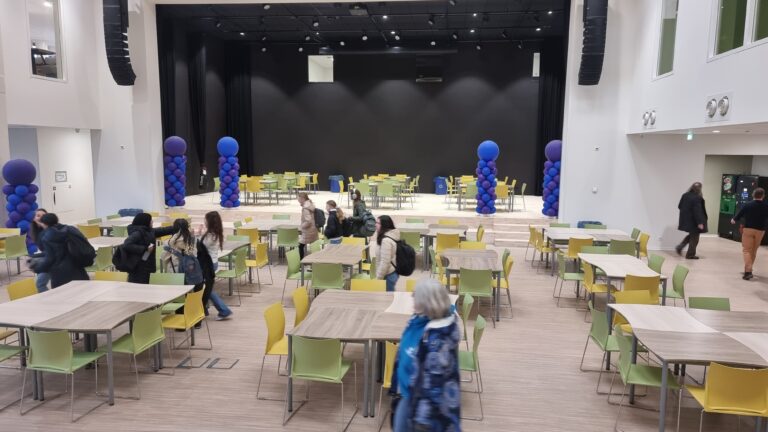 VIDEO - Opening nieuwe schoolgebouw 'Lassus Campus' in Zwolle - RTV Focus