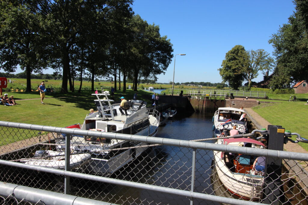 Schutsluizen Vechterweerd en Vilsteren weer open voor recreatievaart ...